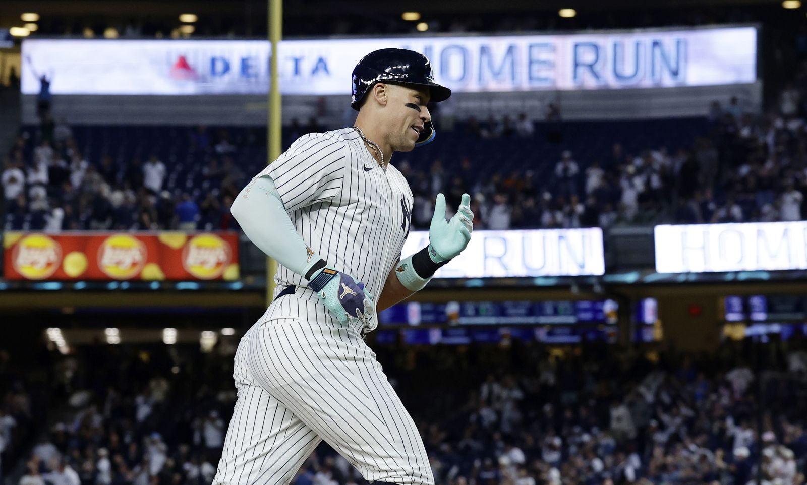 Yankees' Aaron Judge Has 5-Word Message After Passing Yogi Berra on HR ...