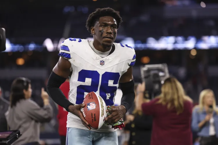 Cowboys’ Jerry Jones Offers Huge Update on Jadeveon Clowney and DaRon ...