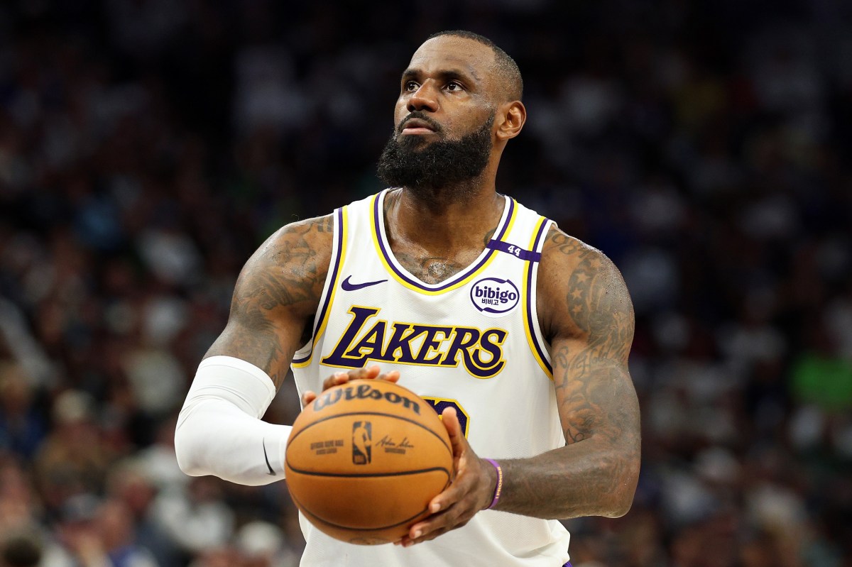 NBA Insider Urges Knicks to Trade for Lakers' LeBron James - Newsweek