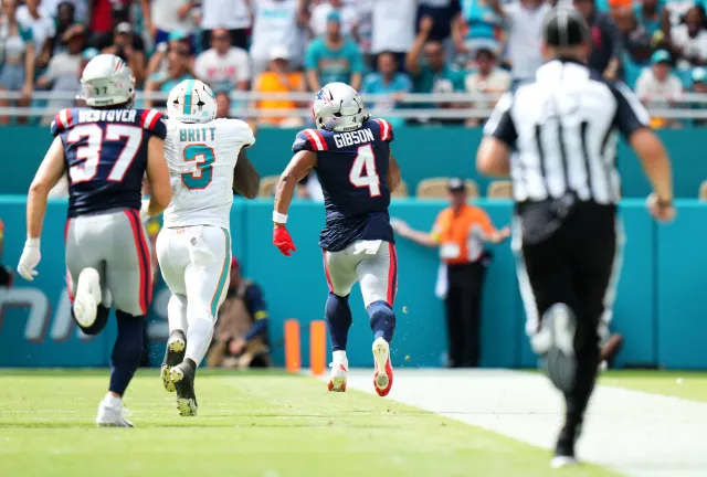 Patriots Send Funny Jabs at Mike Vrabel for Reaction to Game-Changing ...