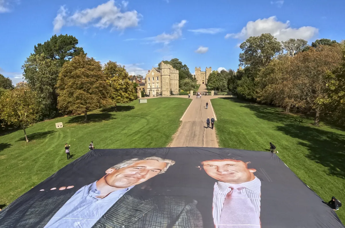 Image Shows Trump Greeted by Giant Epstein Picture on Windsor Castle ...