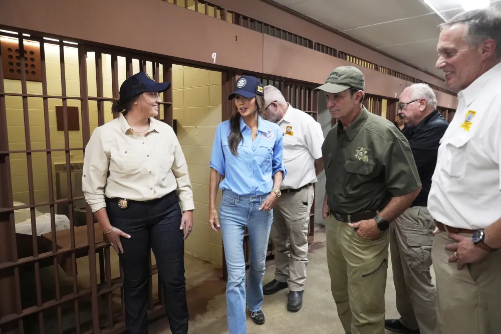 Kristi Noem joins ICE raid—DHS deny US citizens arrested by mistake ...