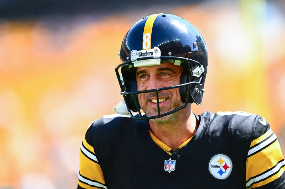 Steelers QB Aaron Rodgers Reaches Major NFL Milestone vs. Patriots ...