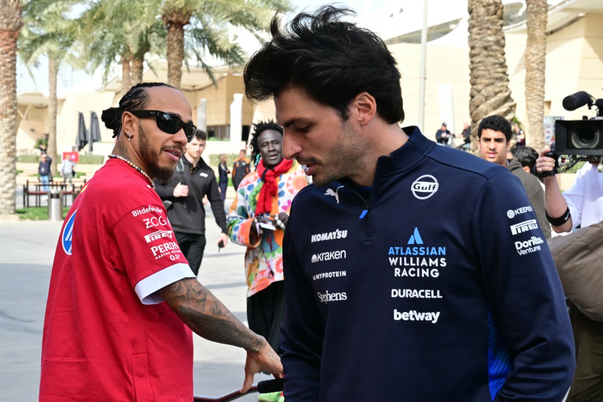 Carlos Sainz Shrugs Off Lewis Hamilton Comparison After Baku Podium - Newsweek