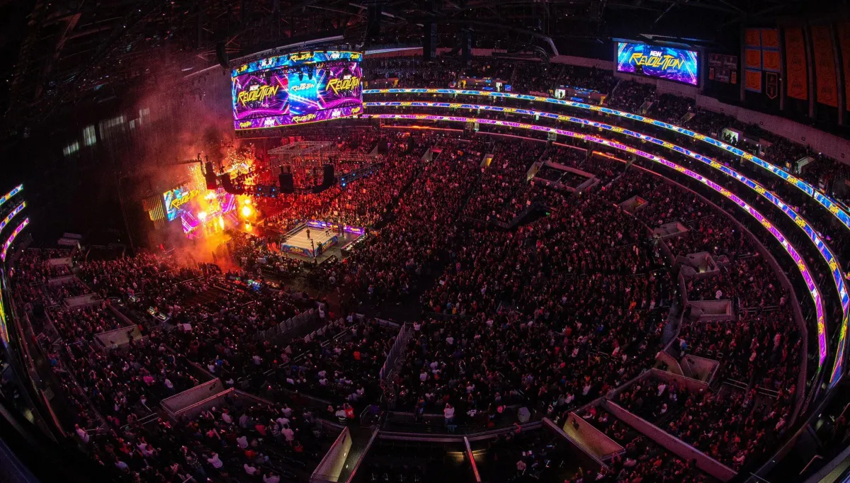 Top AEW Star Suffers Nasty Injury During Match - Newsweek