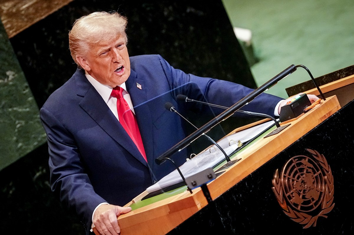 Donald Trump Reacts After Awkward Teleprompter Moment in UN Speech ...