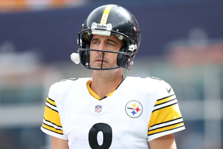 Steelers QB Aaron Rodgers Gets Historical News Against Vikings - Newsweek