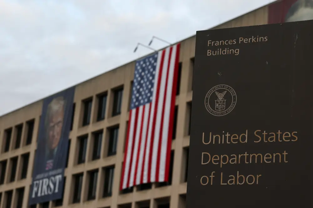 Videos of Steph Curry’s ‘Insane’ Shot From Tunnel Go Viral - Newsweek