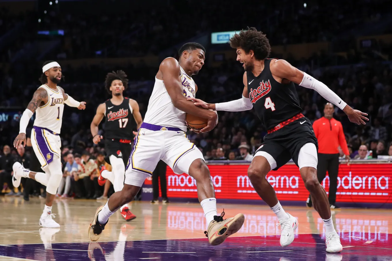Lakers Starting Lineup Has Clear Favorite for Final Spot, Per Insider ...