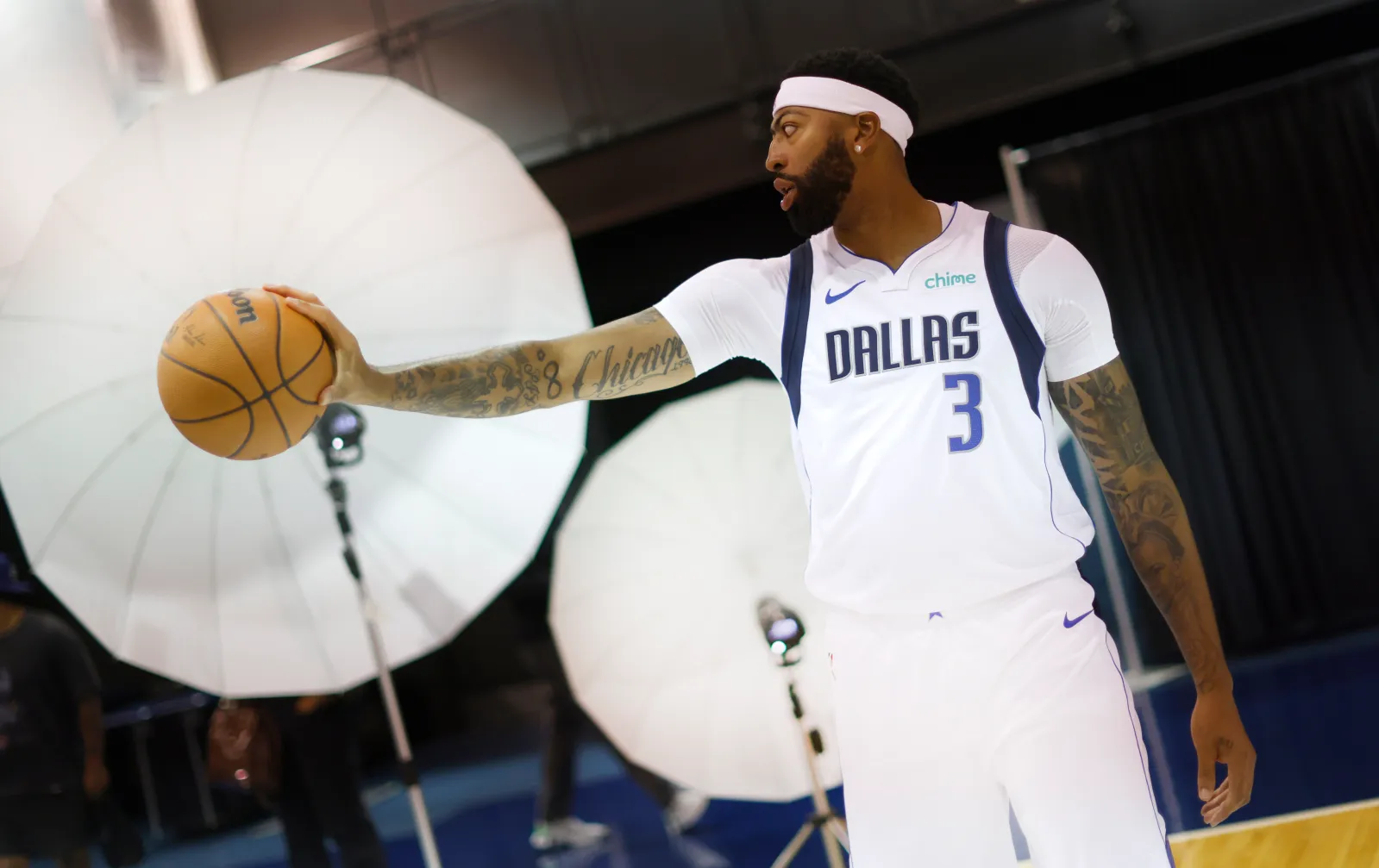 Mavericks' Anthony Davis Facing Harsh Criticism - Newsweek
