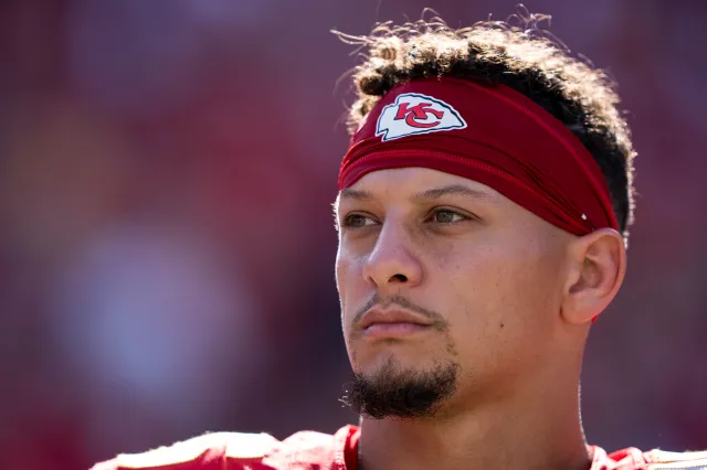 Chiefs QB Patrick Mahomes Praying for Teammate Amid Puzzling Absence ...