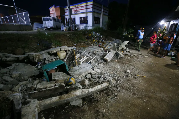 Philippines Earthquake: Over 20 Tremors, 'Life-Threatening' Tsunami ...