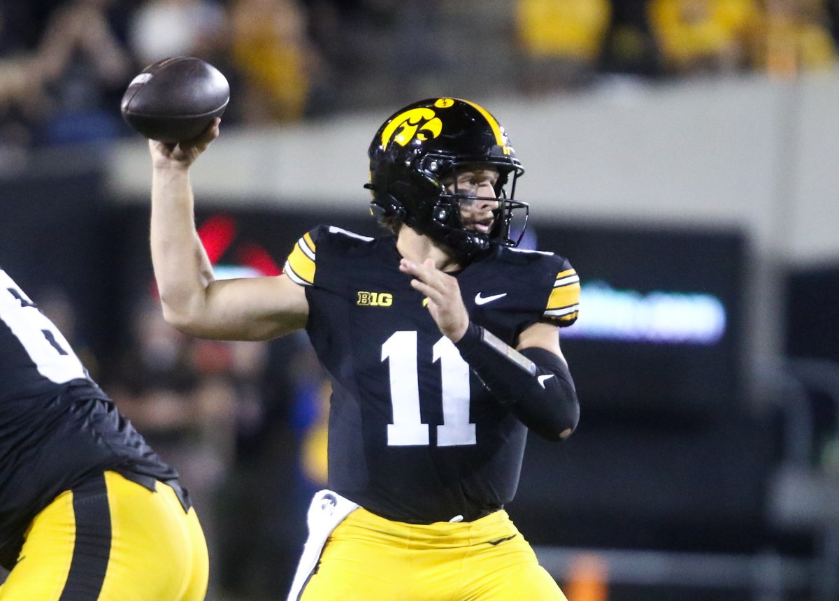 How to Watch Minnesota vs Iowa: Live Stream NCAA College Football, TV ...