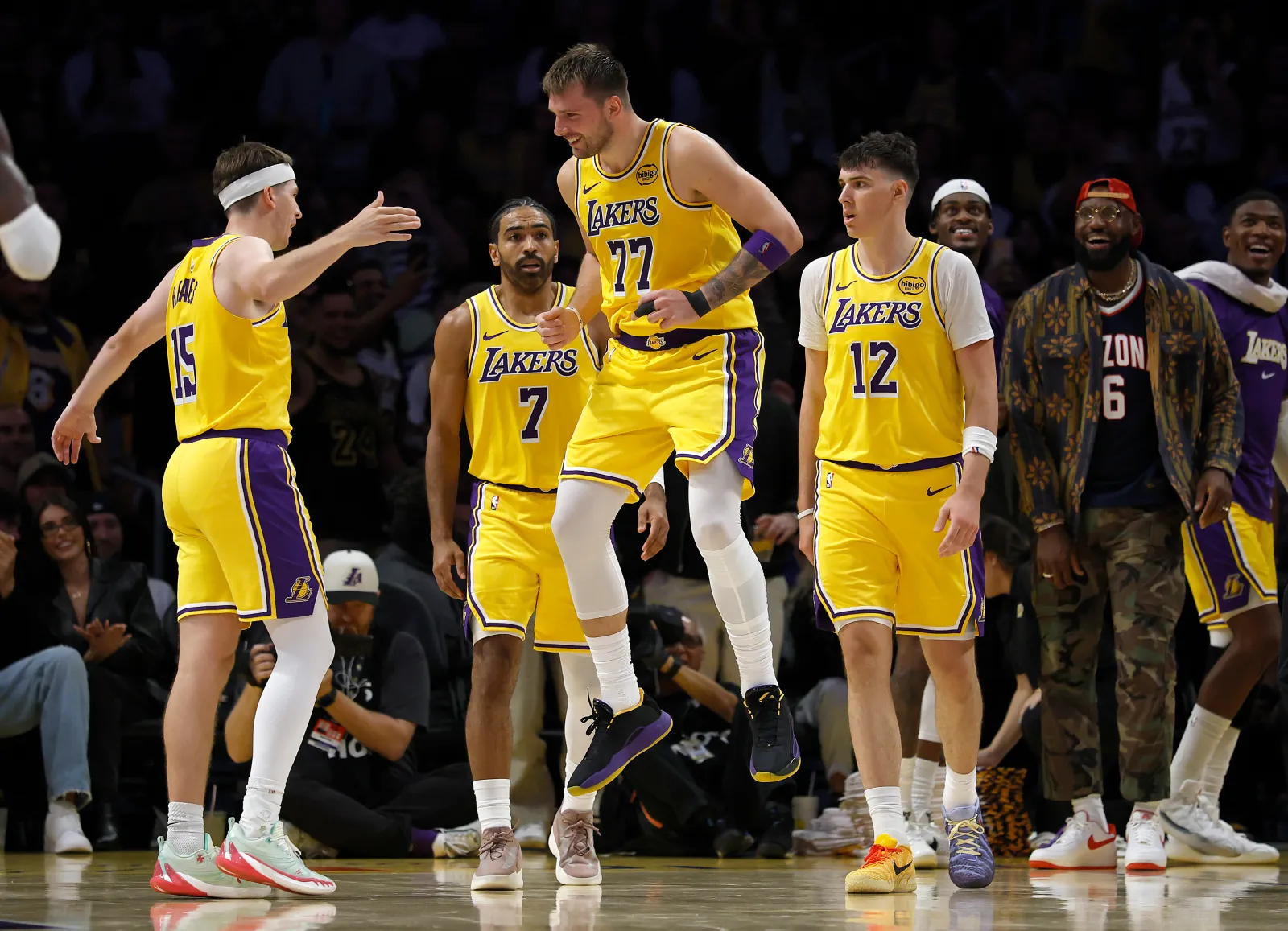 Lakers Made One Change in Second Half to Beat Timberwolves - Newsweek
