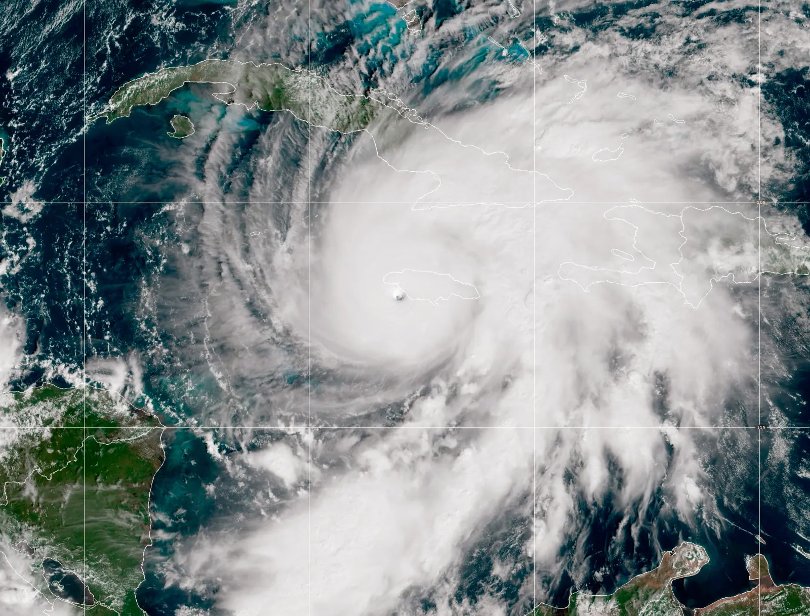 Hurricane Melissa rips roof off Jamaican hospital - Newsweek