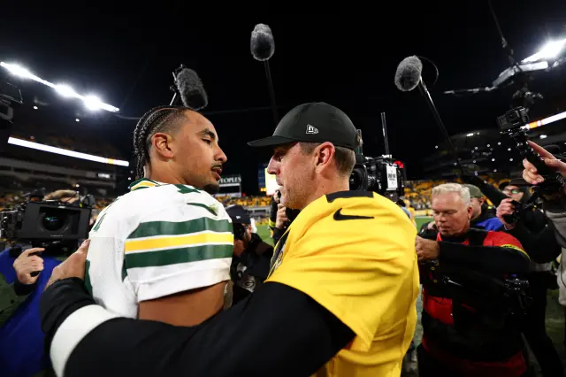 Packers’ Jordan Love Reveals Postgame Message to Aaron Rodgers - Newsweek