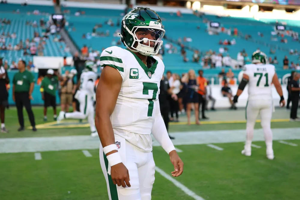 New York Jets Could Make Shocking Justin Fields Move - Newsweek
