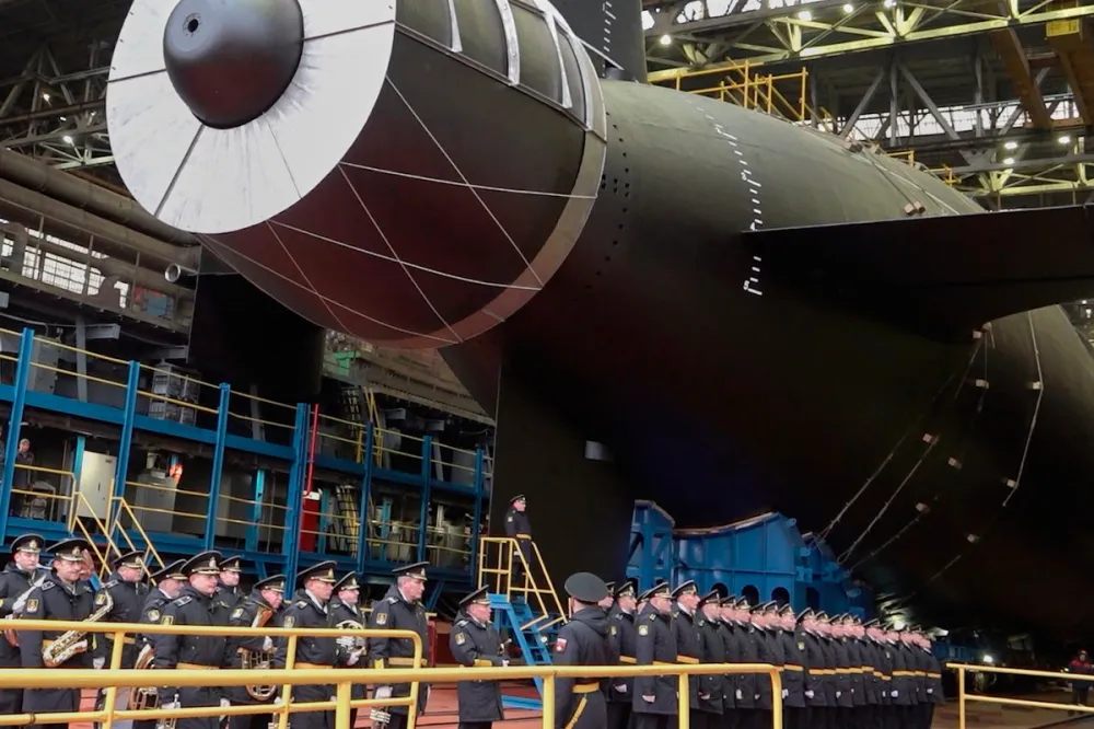 Russia’s New ‘Khabarovsk’ Nuclear-Capable Submarine Explained - Newsweek