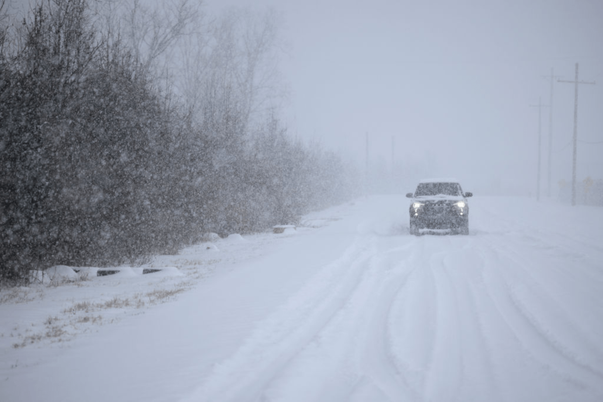 Winter Storm Warnings as 15 Inches of Snow To Strike - Newsweek