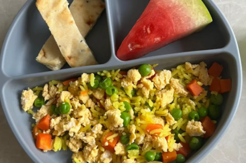 Gen Z Mom Feeds Baby Nutritious Foods, Then Sees Photo of Herself From ...