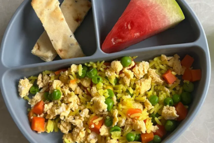 Gen Z Mom Feeds Baby Nutritious Foods, Then Sees Photo of Herself From ...