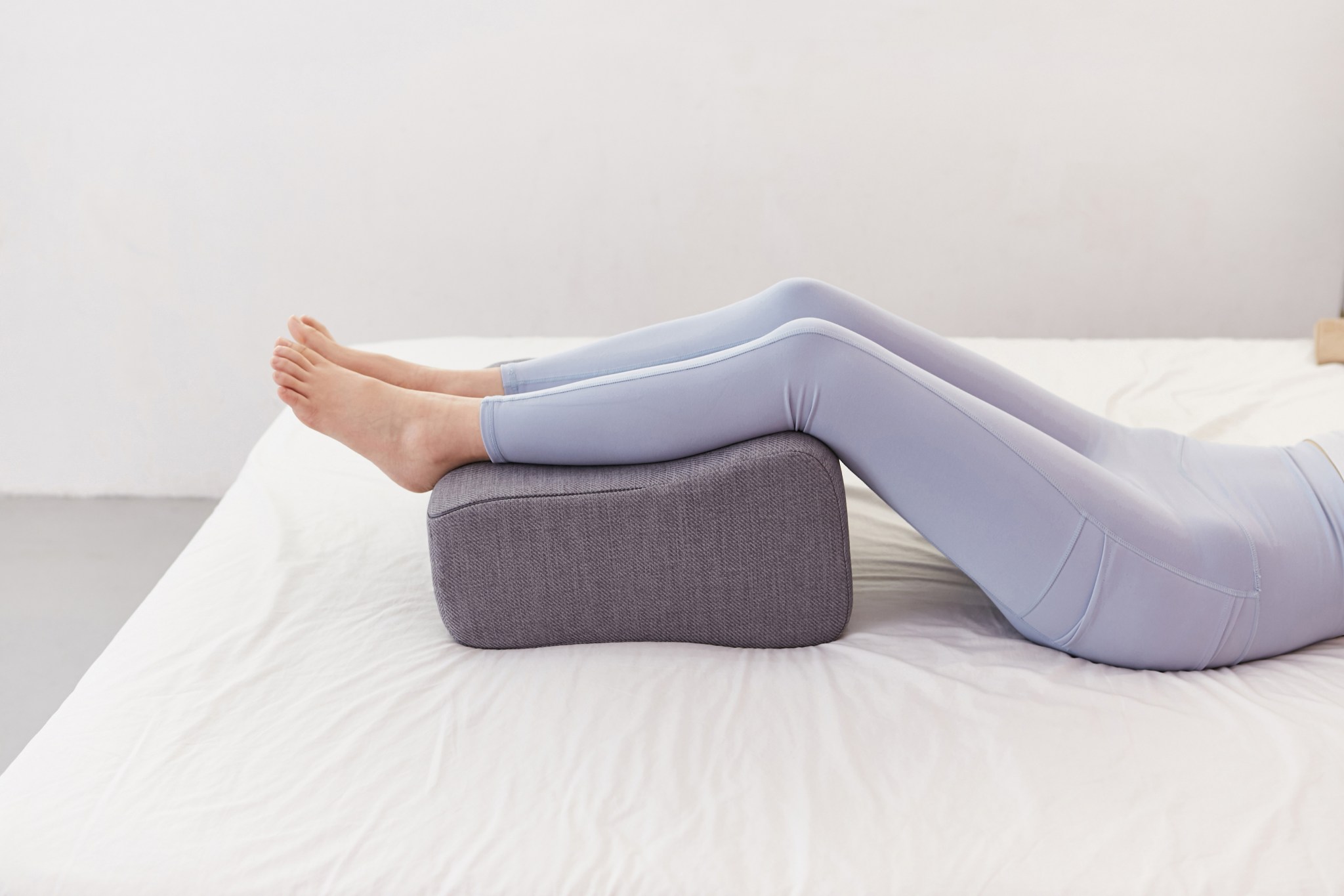 Chiropractor Shares Best Sleeping Position for People Who Sit Down All ...