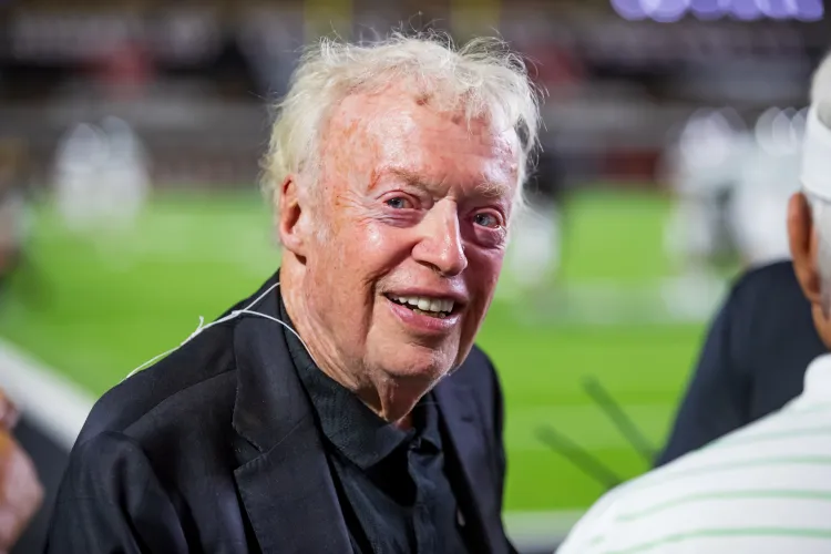 Nike founder Phil Knight makes record-breaking donation to Republicans ...