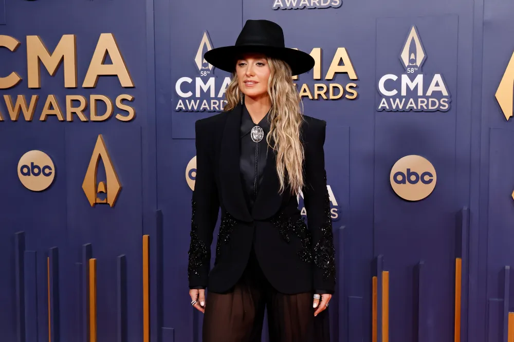 How to Watch CMA Awards 2025: Live Stream Country Music Awards, TV ...