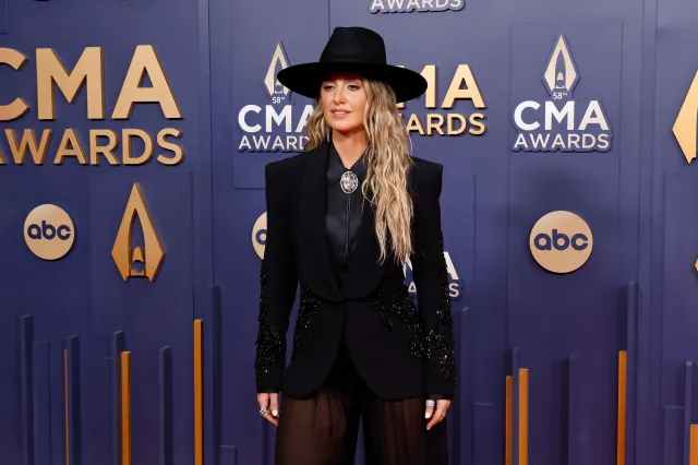 How to Watch CMA Awards 2025: Live Stream Country Music Awards, TV ...
