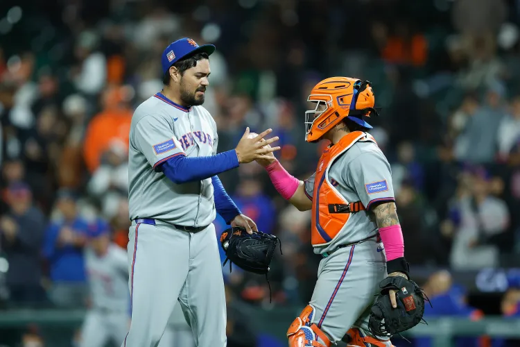 Mets Lose Pitcher Jose Castillo in Free Agency - Newsweek