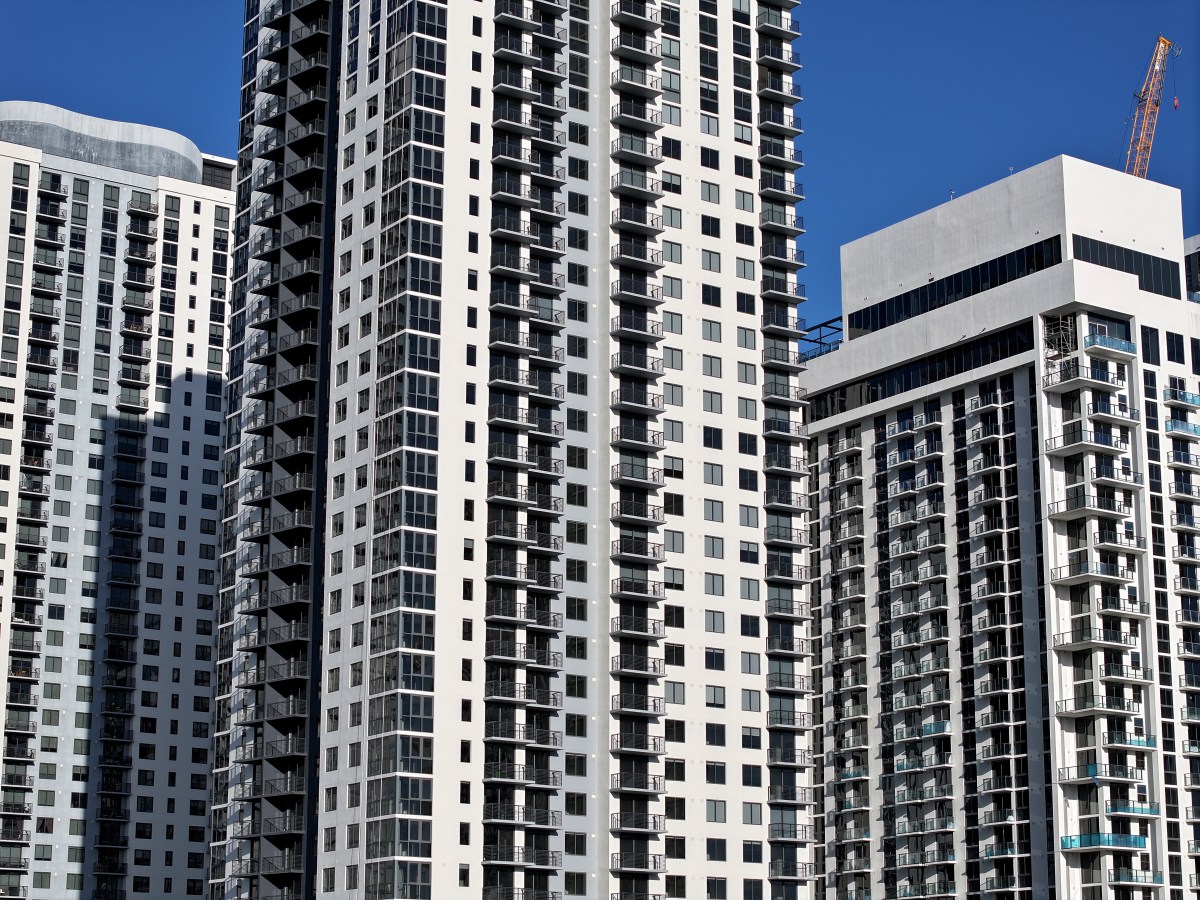 Florida Issues Crackdown on Chinese Citizens Buying Real Estate - Newsweek