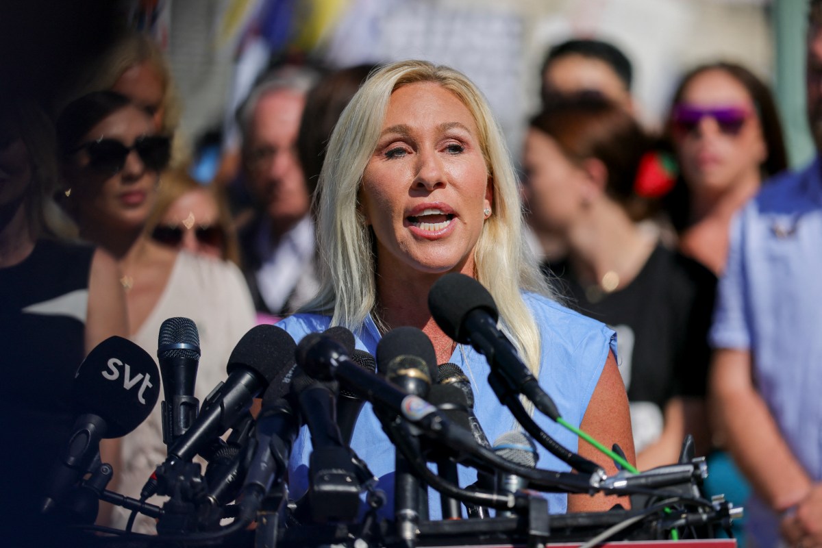 ‘Angry’ Marjorie Taylor Greene Breaks Down Her GOP Split—to TV Applause ...