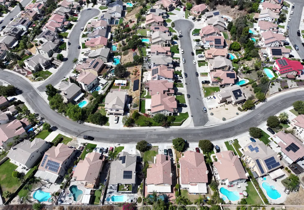 Mortgage Rates Fall—and Could See Another Cut Before 2026 - Newsweek