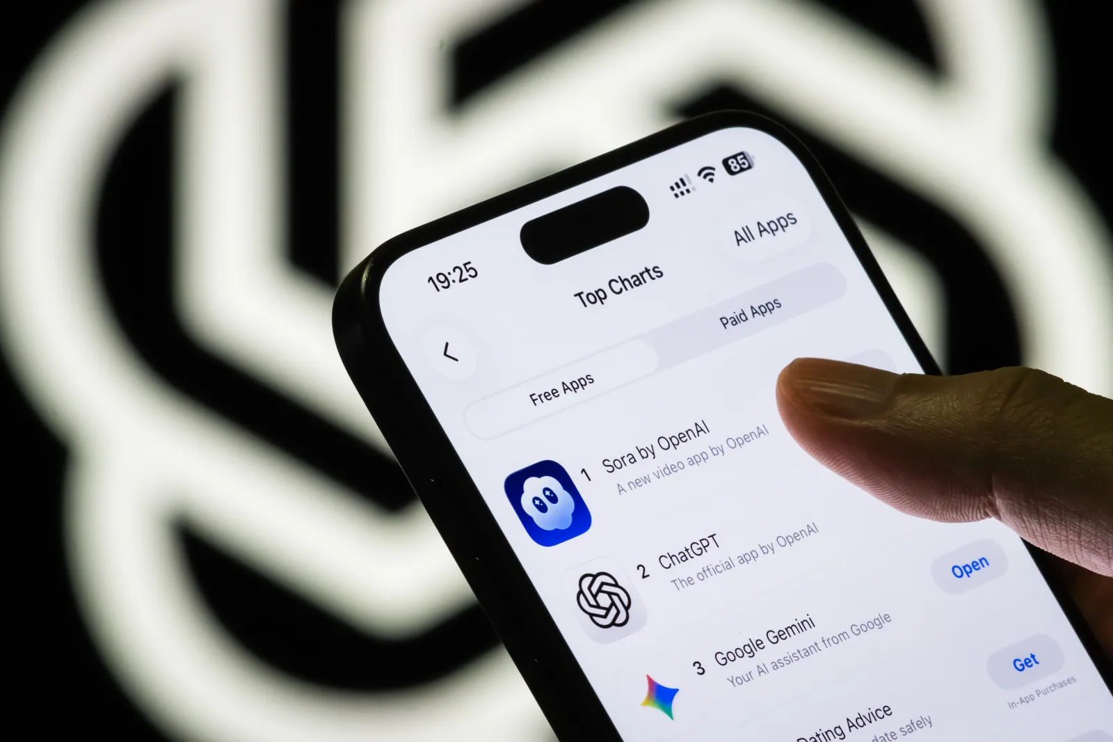 Apple Removes Gay Dating Apps in China - Newsweek