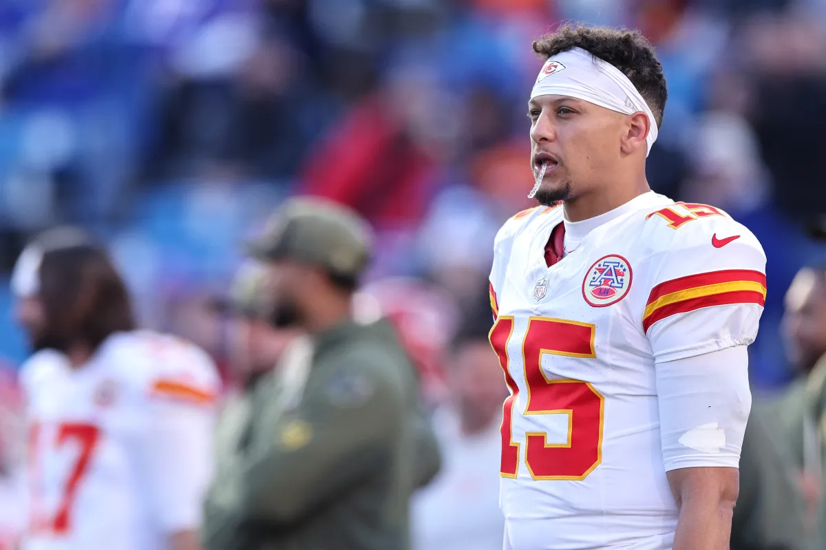 Chiefs Fans Worried for Patrick Mahomes After Trade Rejection - Newsweek