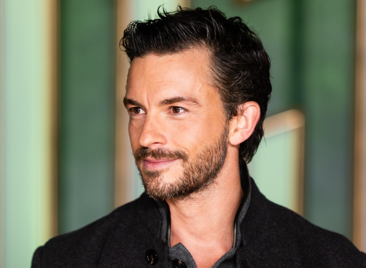 Jonathan Bailey Fans Under Fire Over Comments About His Sexuality ...