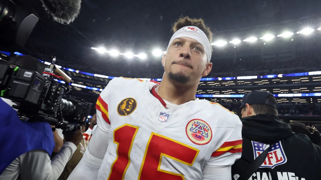 Patrick Mahomes' Postgame Behavior Raises Red Flag Over Chiefs - Newsweek