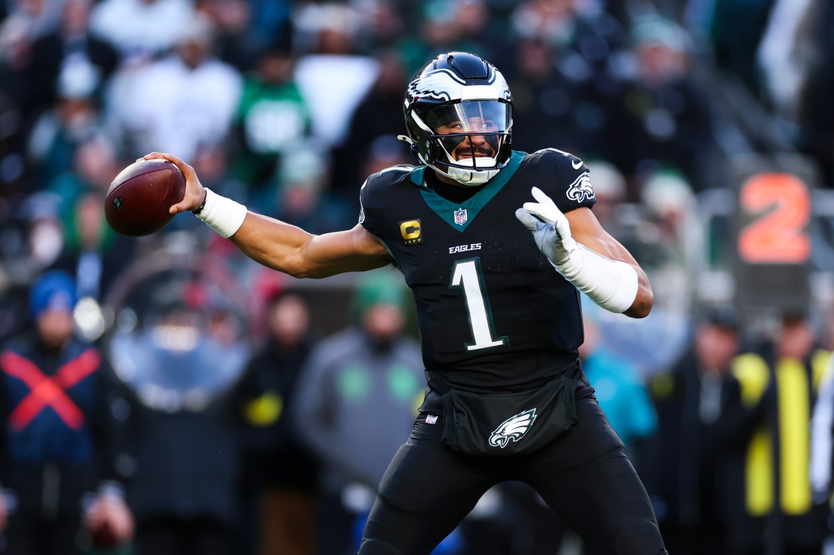 Eagles QB Jalen Hurts Gets Brutally Honest About Offensive Struggles ...