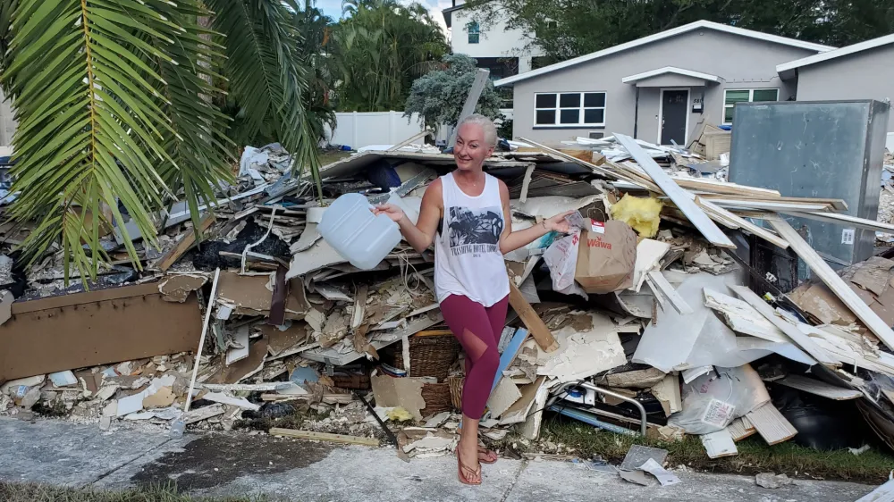 The Florida Residents Left In Limbo Among ‘Zombie Homes’ - Newsweek