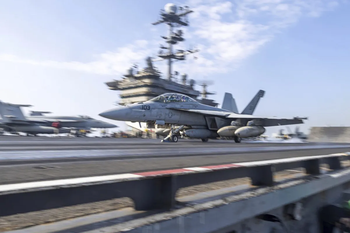 US Fighter Jets Strike ISIS-Somalia in Christmas Operation - Newsweek