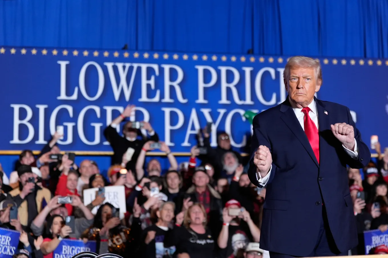 Donald Trump Economic Approval Nosedives with Republicans - Newsweek