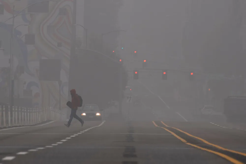 Thousands urged to stay inside in Oregon - Newsweek