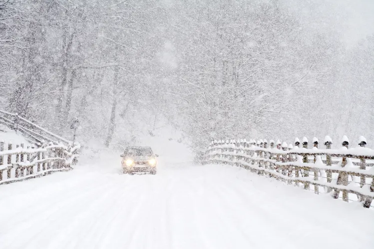 Winter Weather Warnings for Christmas Eve as Heavy Snow To Hit - Newsweek