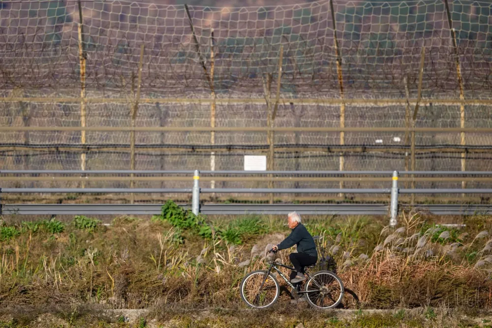 Trump Says North Korea Has Strongest Border in the World: ‘7 Walls of ...