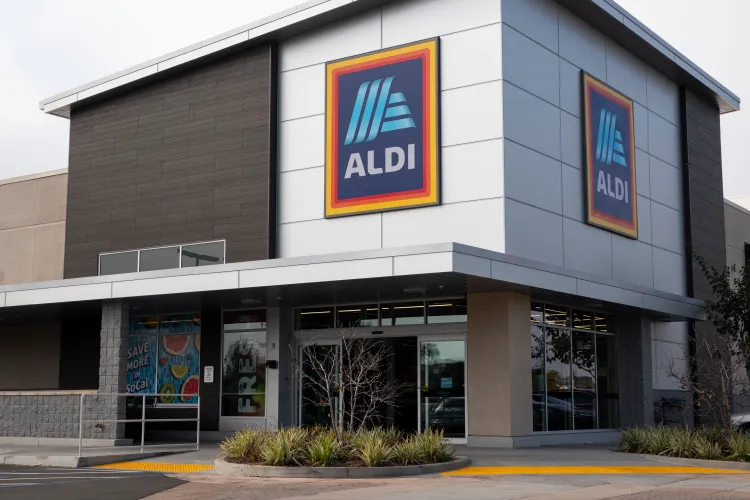 List of Grocery Stores Open on Christmas Eve and Christmas Day 2025 ...