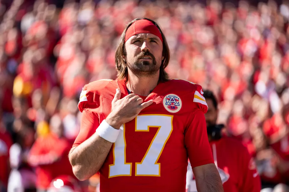 Chiefs Down to Emergency Third-String Quarterback After Gardner Minshew ...