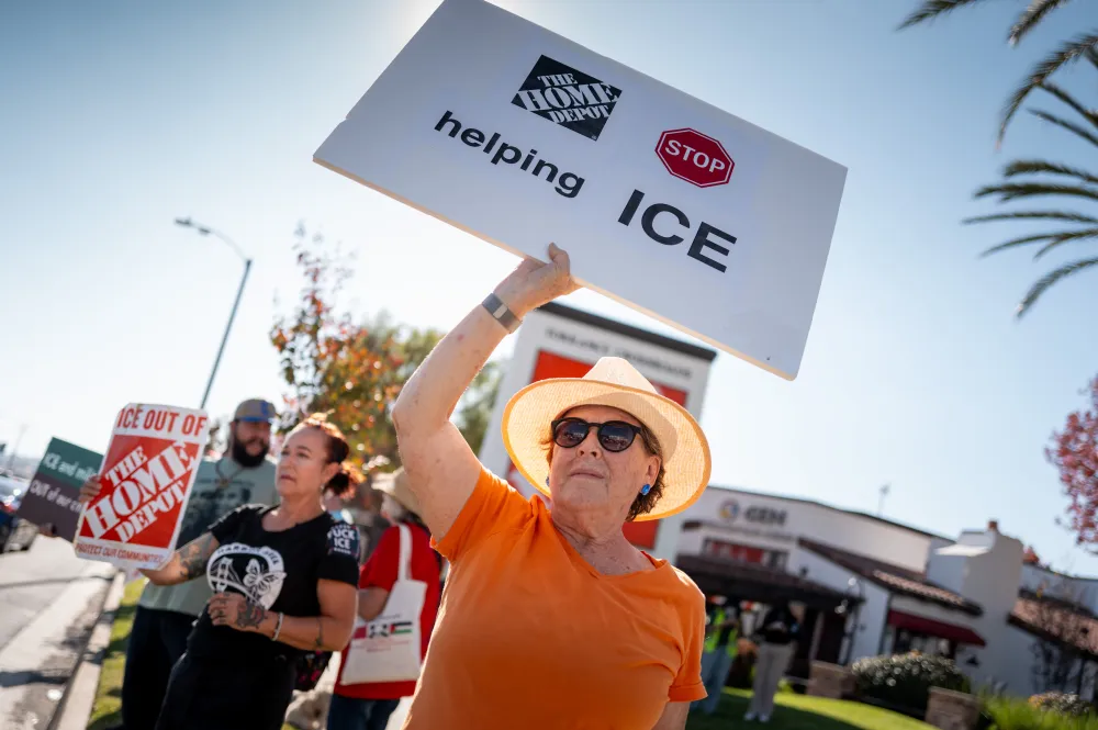 Stephen Miller responds after AOC mocked his height - Newsweek