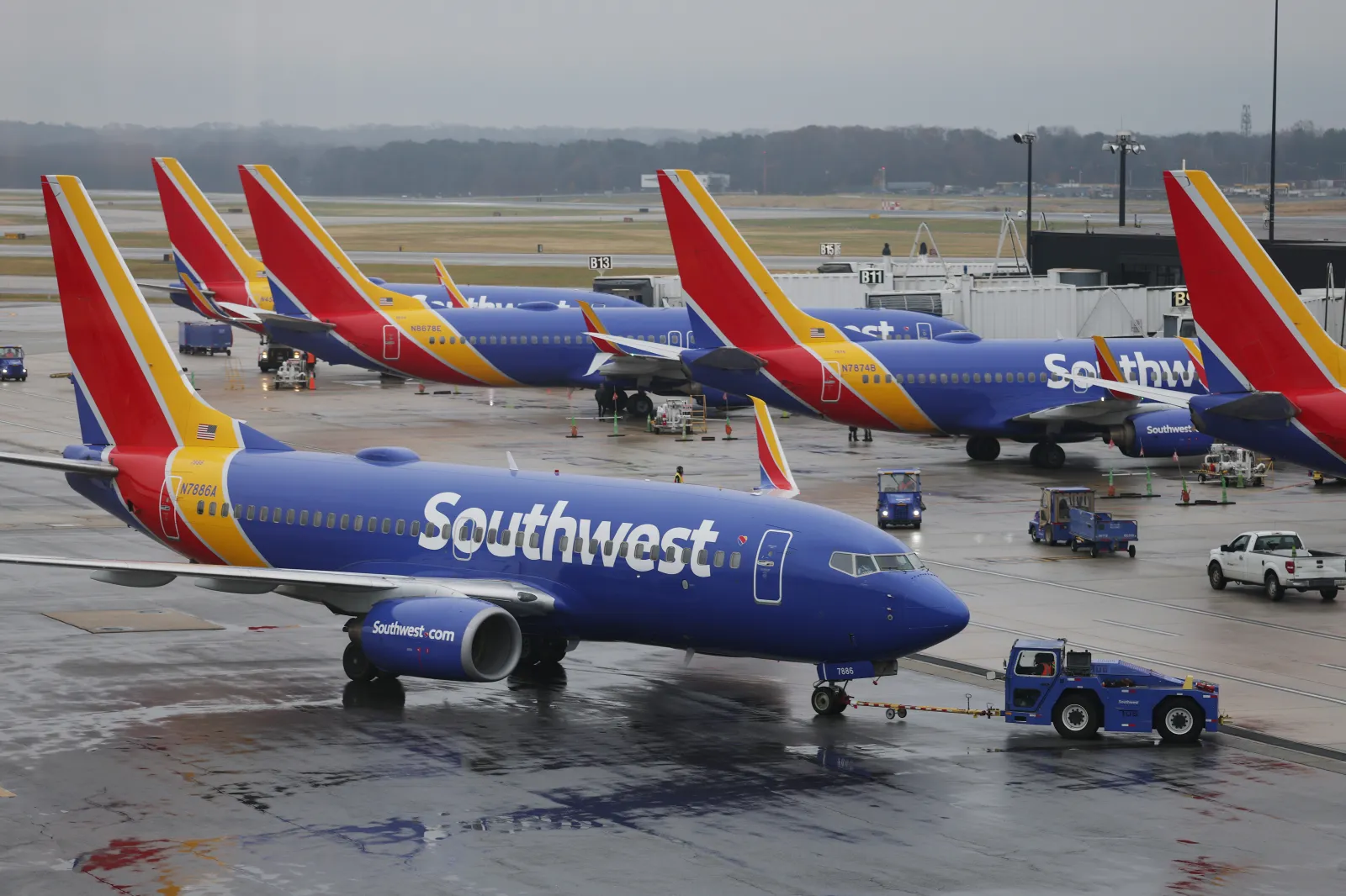 Southwest Airlines Avoids $11M Fine for 2022 Holiday Travel Meltdown ...