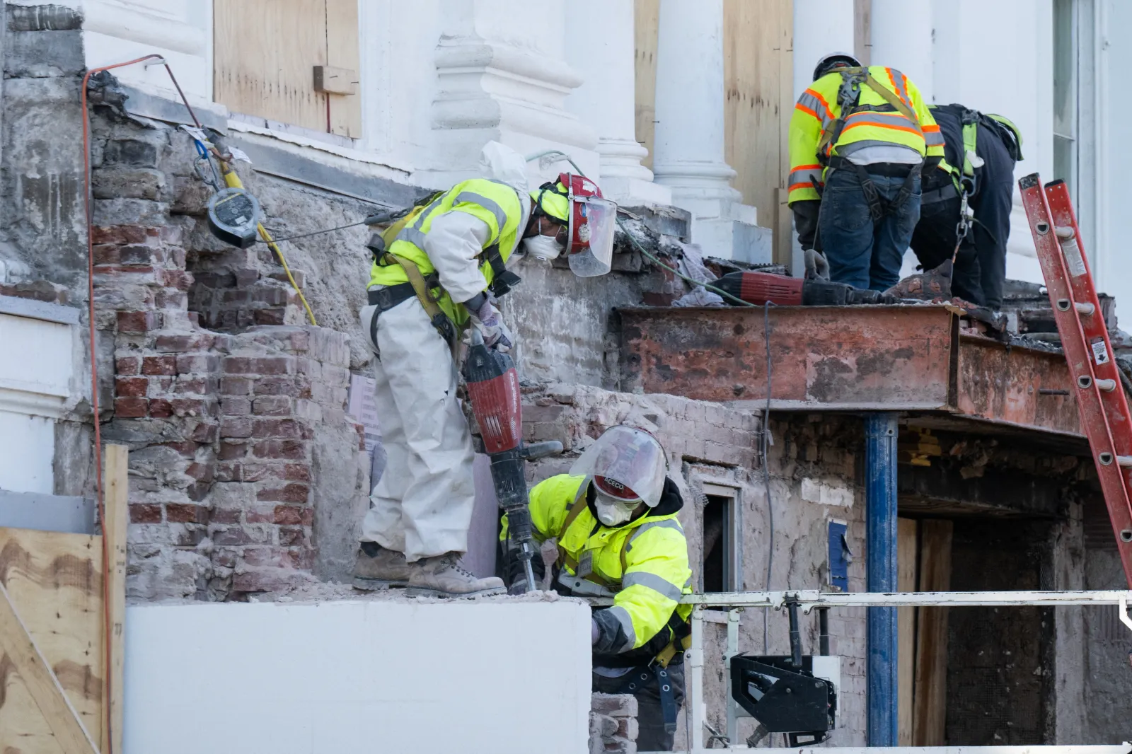 Before and After Photos Show Progress of White House East Wing ...