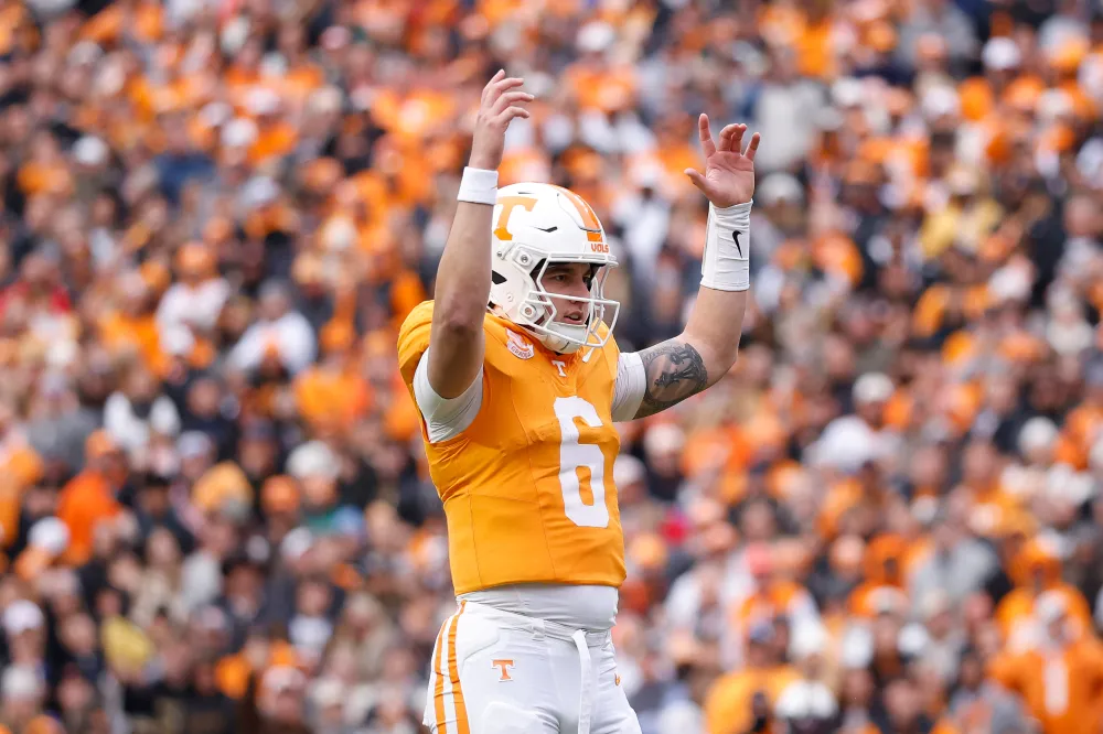 How to Watch Tennessee vs Illinois: Live Stream Music City Bowl, TV ...